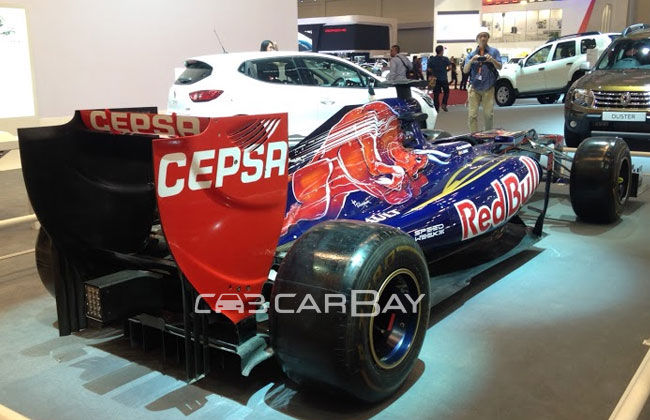 Honda and Renault Memamerkan Mobil F-1 di GIIAS