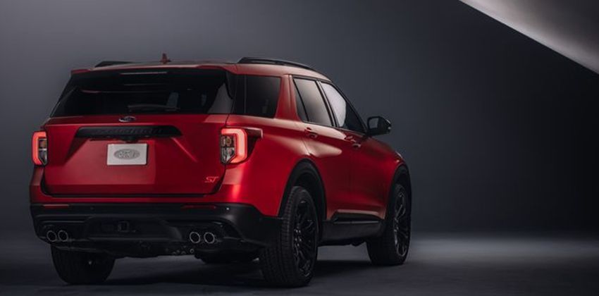 Ford showcases Explorer ST and Explorer ST hybrid at 2019 NAIAS