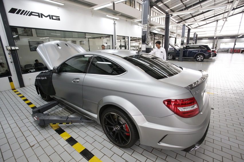 AMG Performance Center Pertama di Jakarta Resmi Beroperasi