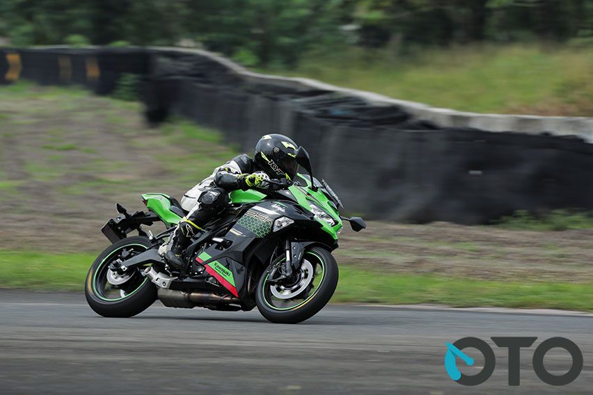 Berminat Beli Kawasaki Ninja ZX-25R? Mohon Maaf Indennya 3 Bulan