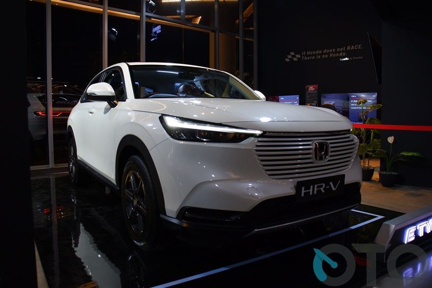 Bedah Perbedaan dan Kelengkapan All New Honda HR-V E CVT dengan Harga ...