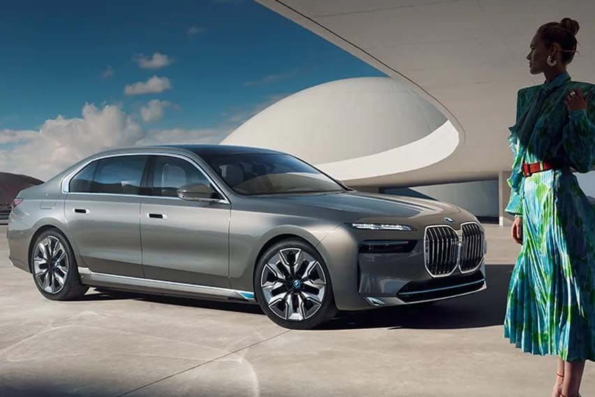 Top auto news of the week: BMW i7, Mercedes-Benz EQS SUV, Lexus RZ ...