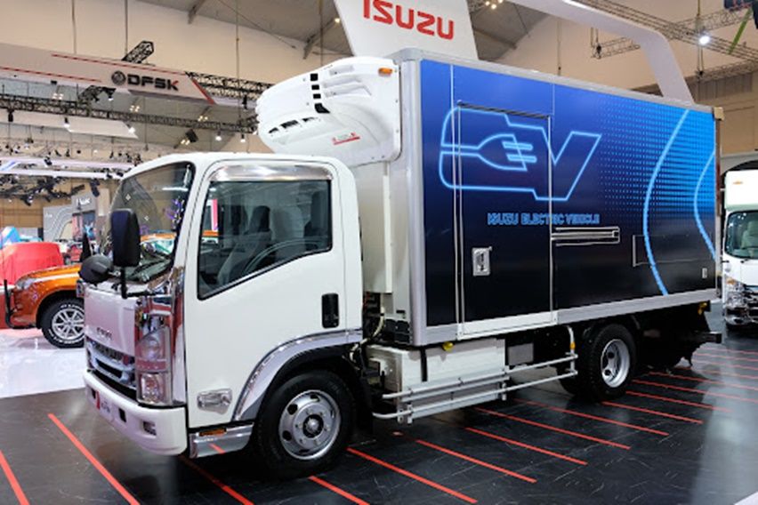 GIIAS 2022: Isuzu Pamer Truk Elf Listrik dan Beragam Produk Inovatif