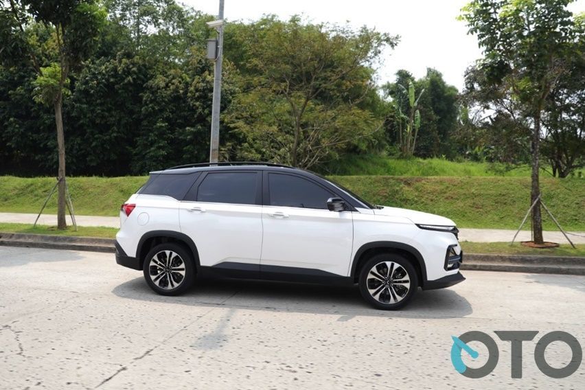 Road Test Wuling Almaz Hybrid: Power Ada, Irit Bisa!