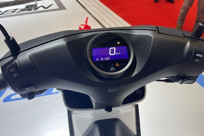 IIMS 2023: Komparasi Desain dan Spesifikasi Motor Listrik Honda EM1 e vs Yamaha Neos