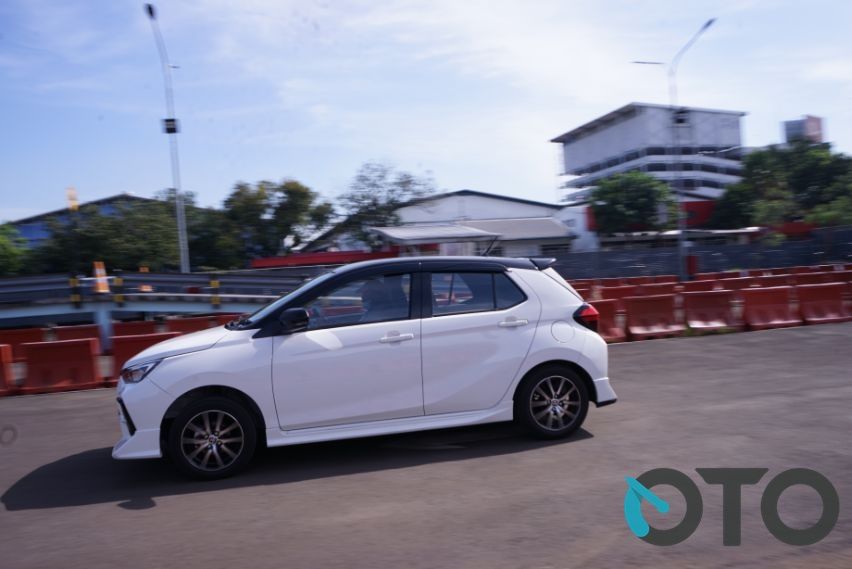 Komparasi City Car, Toyota Agya GR Sport Lawan Honda Brio RS