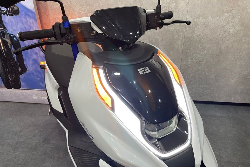 Mforce Berencana Jual Motor Listrik Zeeho Ae8 Harganya Rp63 Juta