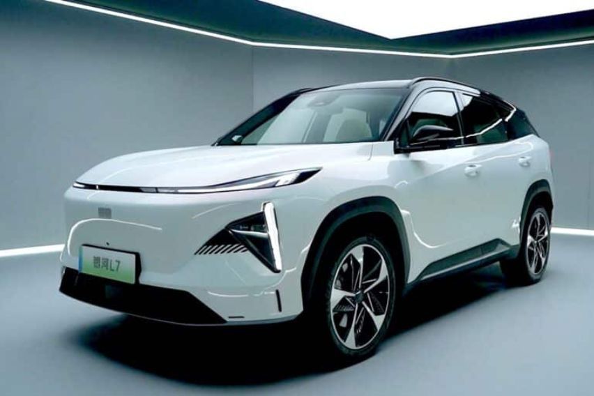 Geely and Changan collaborate on intelligent EVs, tech