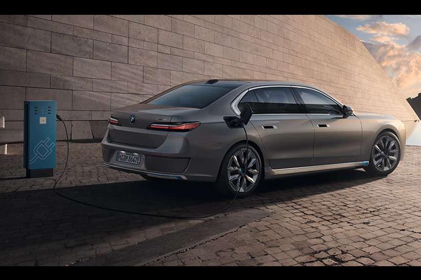 Check out the 2023 BMW i7 xDrive60 in detail.