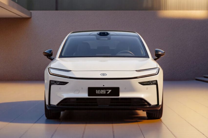Toyota bZ7 EV debuts in China; launch later this year