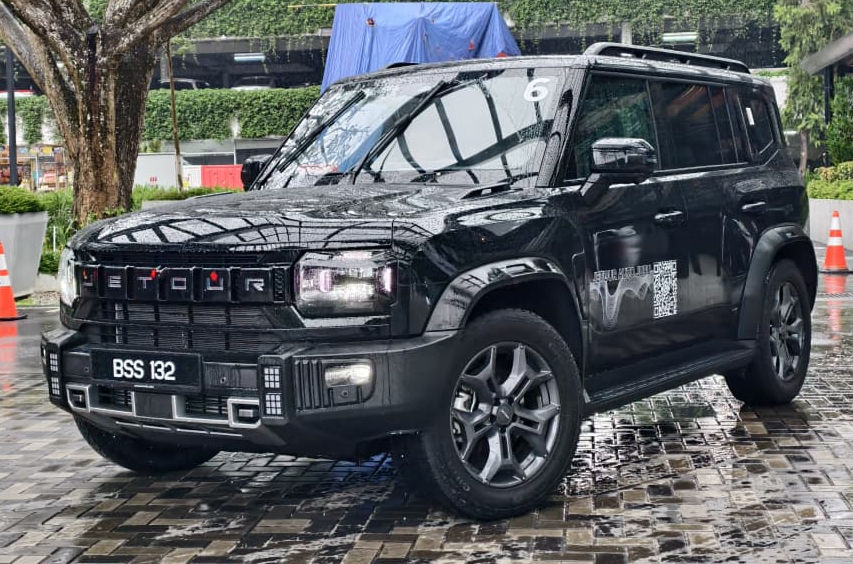JETOUR Malaysia hands over T2 keys to Kamal Adli, Sara Ali and more ...